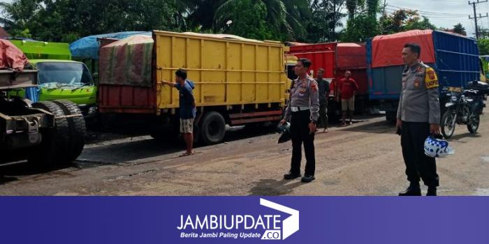 Lubang di Ruas Jalan Muara Bulian-Muara Tembesi Picu Kemacetan, BPJN Sebut Kontraktor Kurang Tanggap