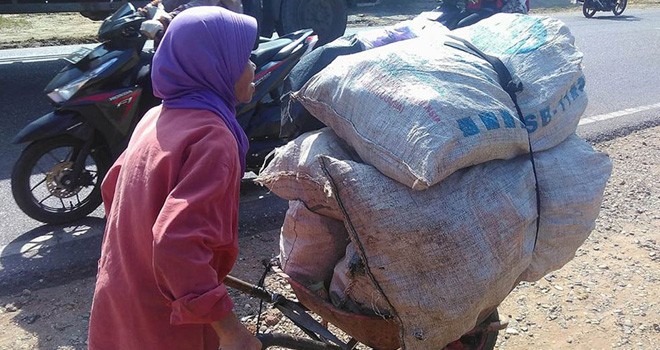 Mengenal Saprah, Pemulung Sampah
