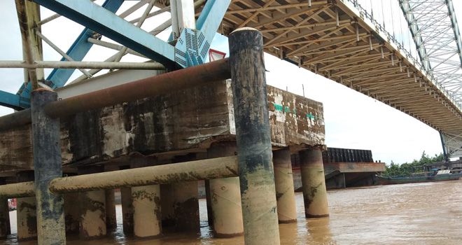 Lagi dan Lagi, Jembatan Muara Sabak Ditabrak Tug Boat