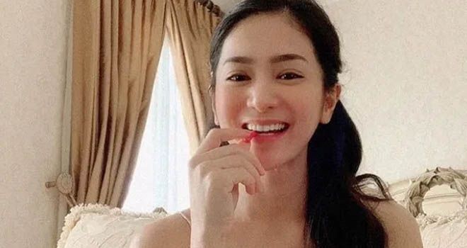 Gila! Bunga Zainal Disebut Mirip Artis Film Dewasa Asal Korea